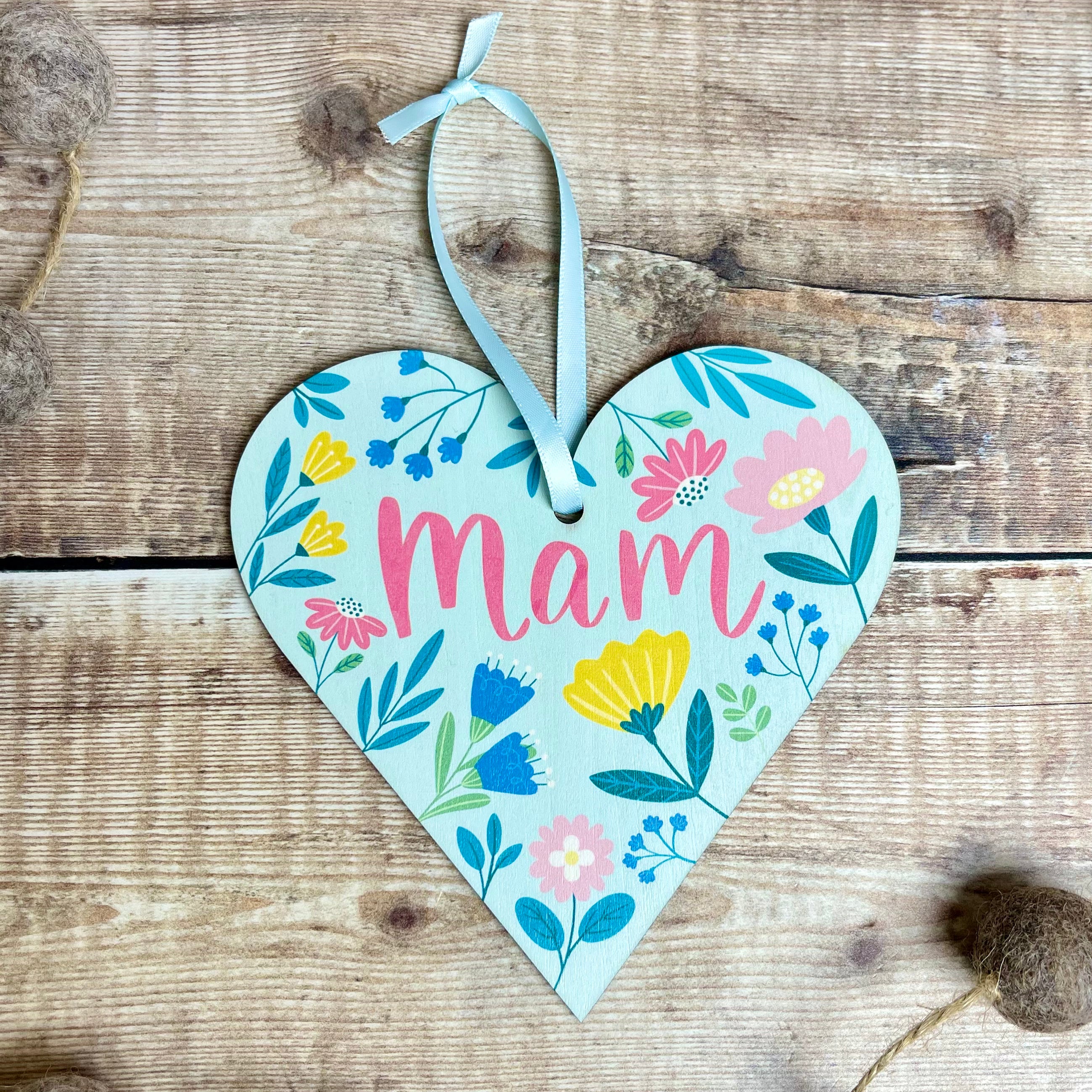 Wooden Mam Heart Decoration – Little Welsh Company